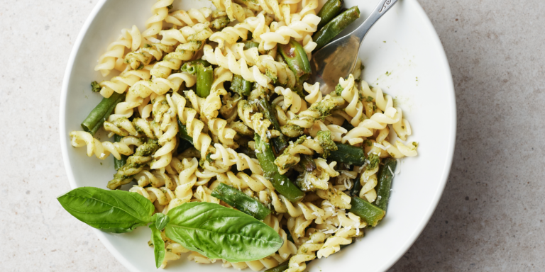 How To Perfectly Blanch Green Beans In Five Simple Steps | Crave Worthy ...